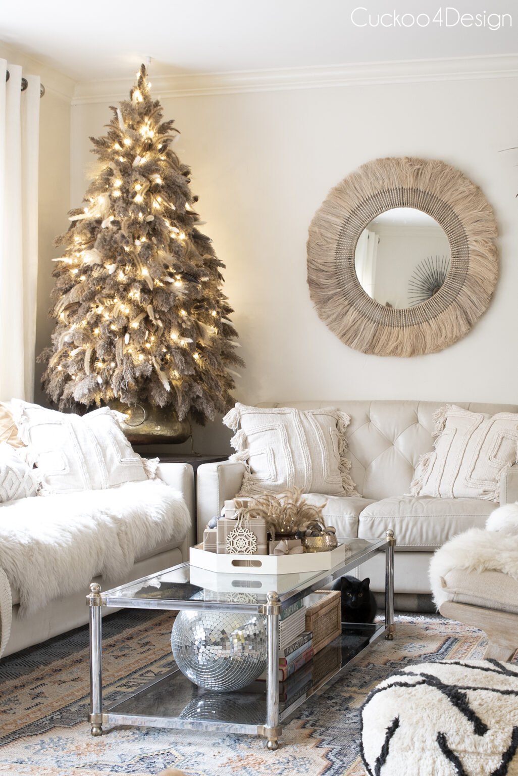 Using a pure ultra white paint color in your home's interior ...