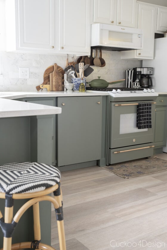 How to turn an old stove into a custom high-end colored stove ...