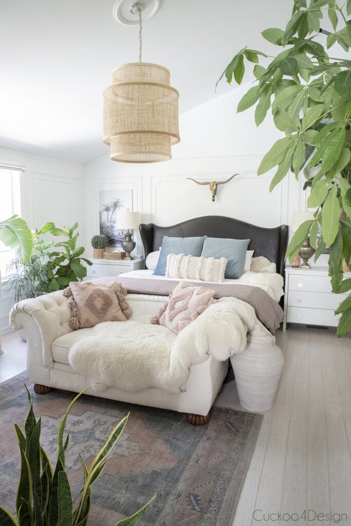 Using a pure ultra white paint color in your home's interior ...