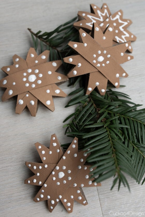 How to make toilet paper roll stars - Cuckoo4Design