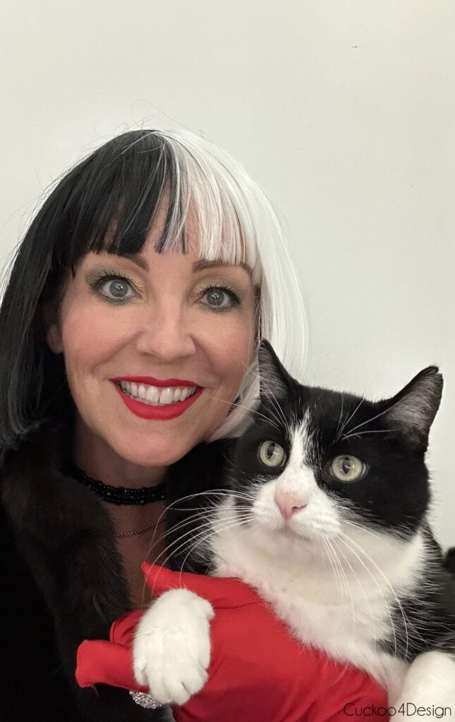 My easy Cruella Deville costume DIY with Dalmatian - Cuckoo4Design