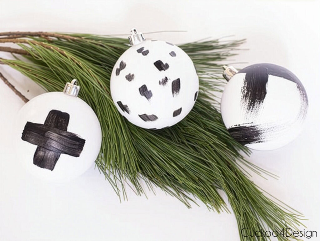 DIY brushstroke painted plastic Christmas balls - Cuckoo4Design